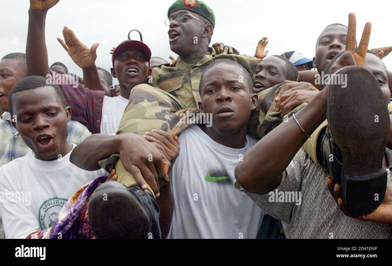Liberian men Banque de photographies et d’images à haute résolution - Alamy