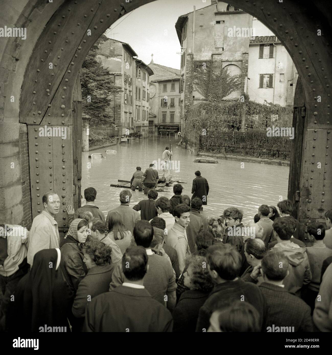 Alluvione firenze 1966 Banque de photographies et d’images à haute ...