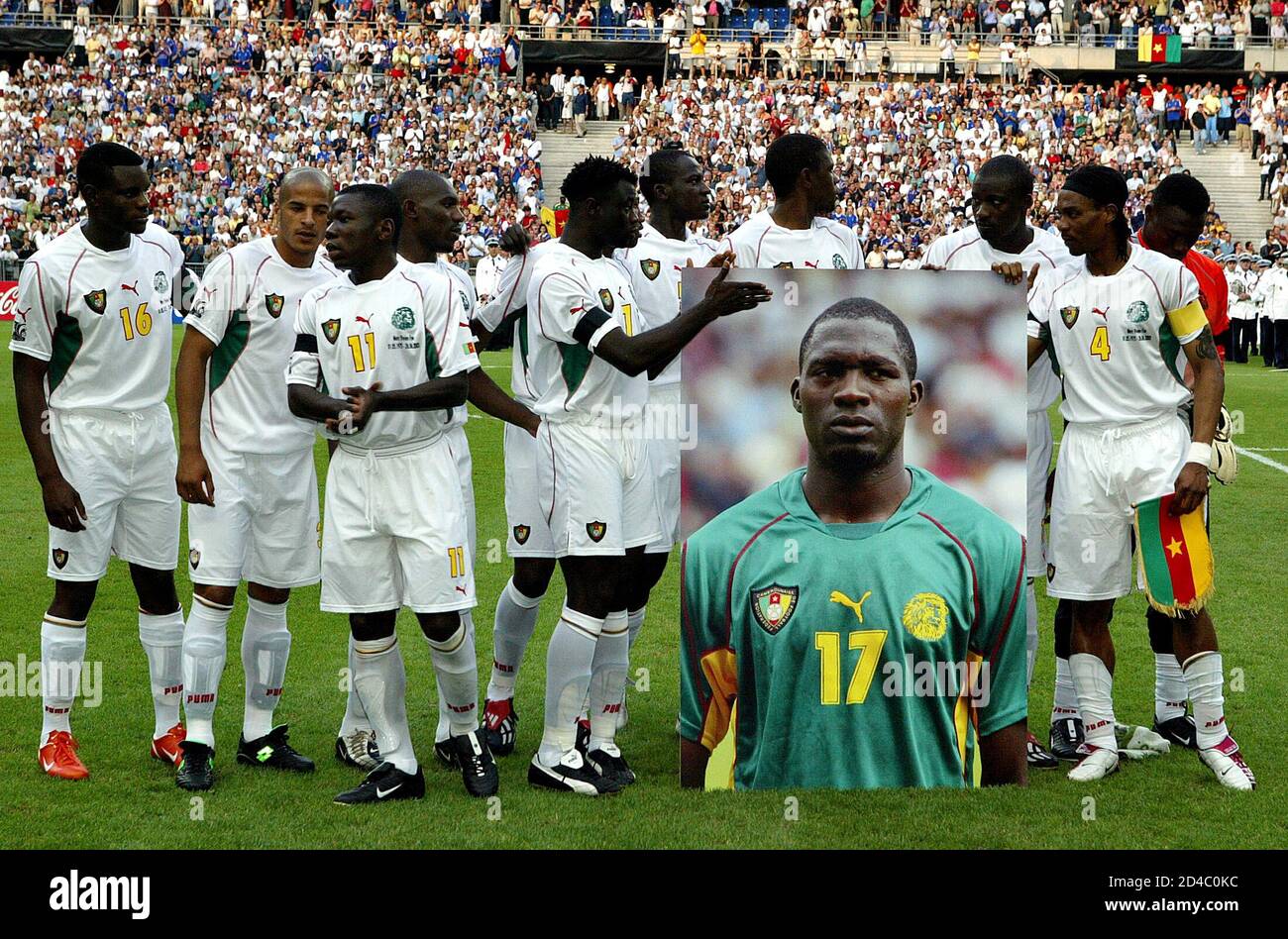 Cameroon players marc vivien foe Banque de photographies et d’images à ...