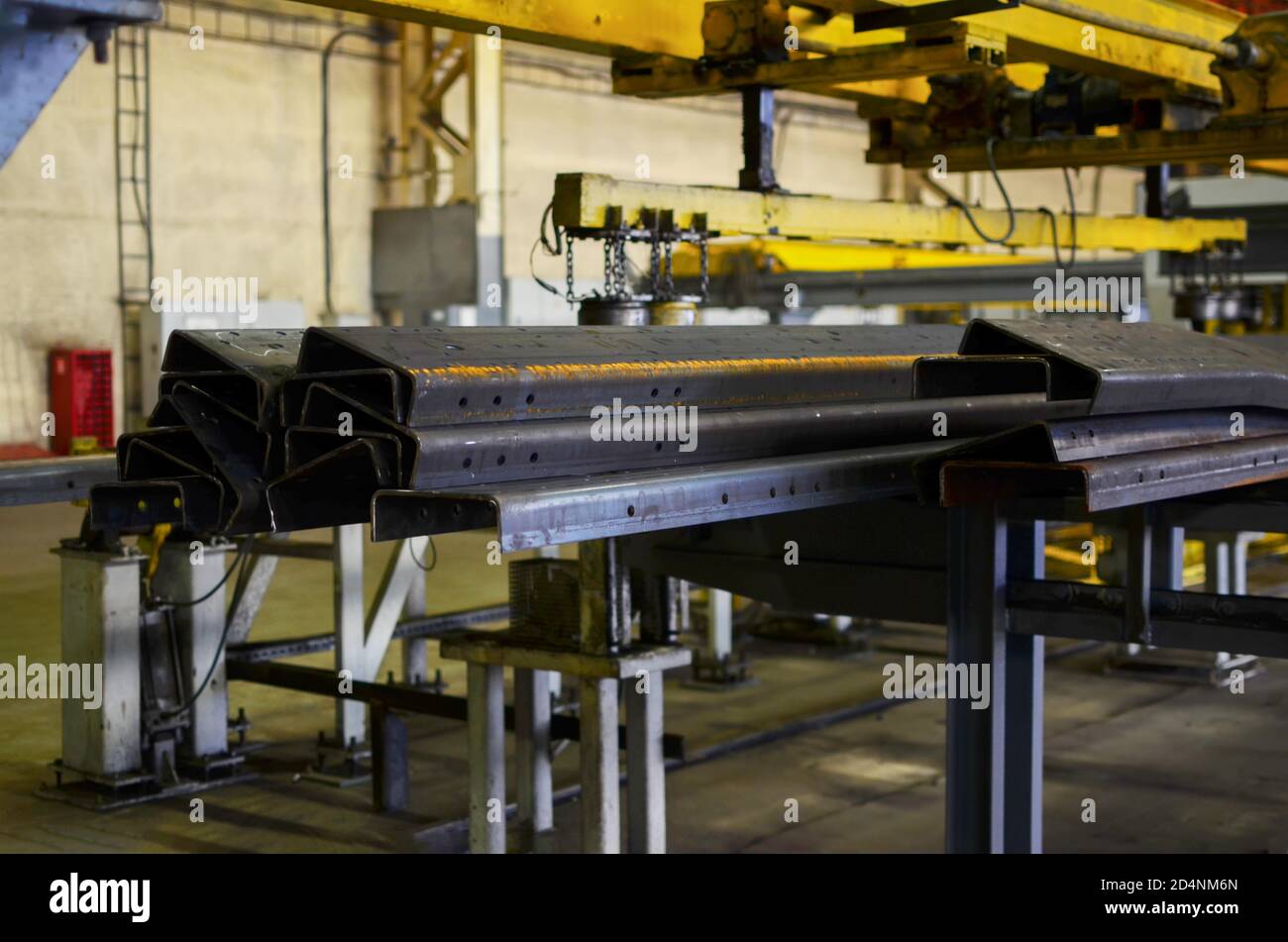 Atelier industriel d'une usine de forgeage pour la production de ...