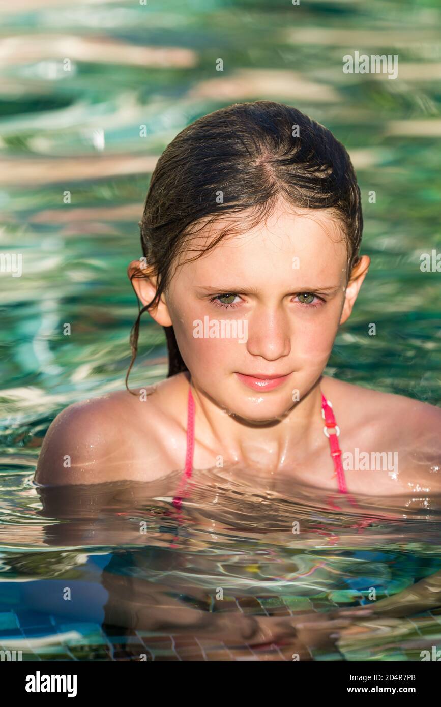 Portrait de jeune fille de 12 ans Banque de photographies et d’images à ...