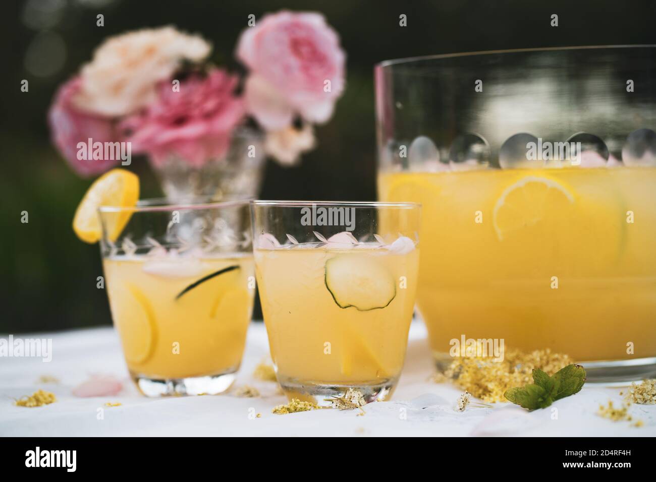 Cocktails garden party punch Banque de photographies et d’images à ...