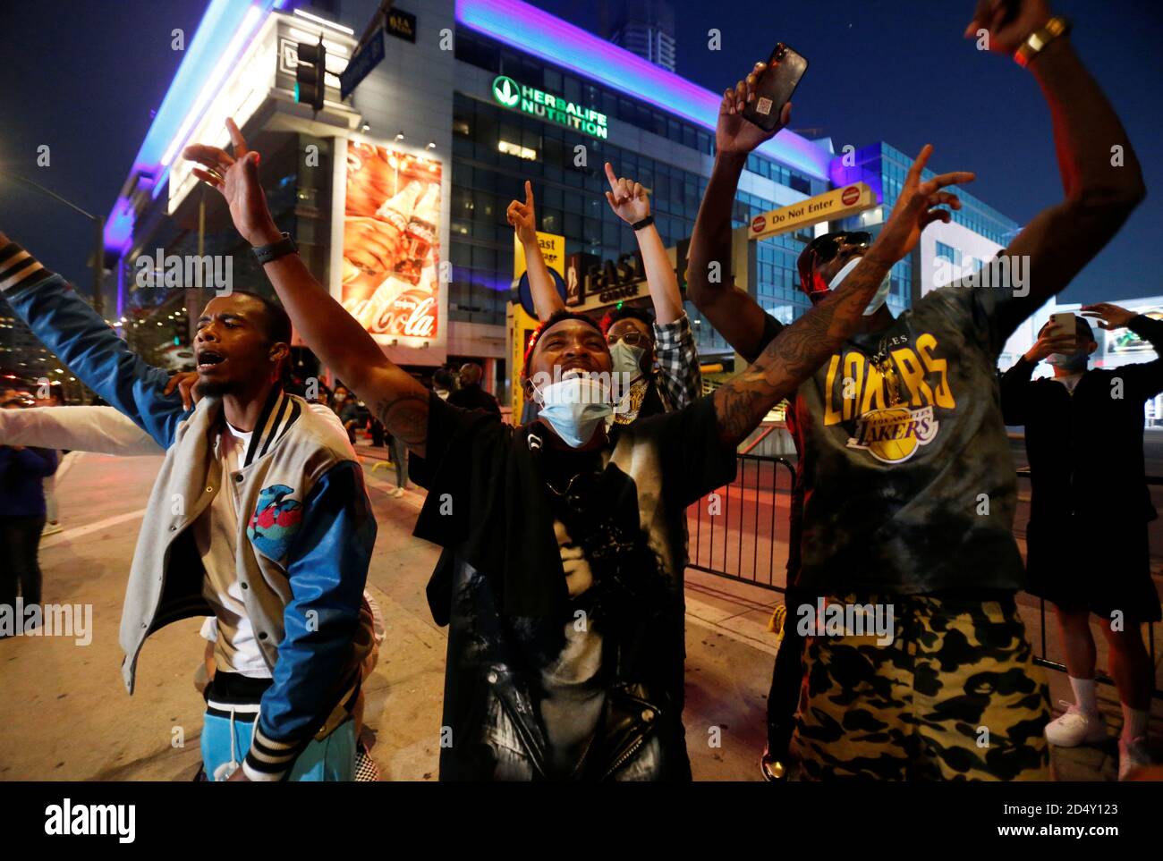 Los angeles lakers fans celebrate Banque de photographies et d’images à ...
