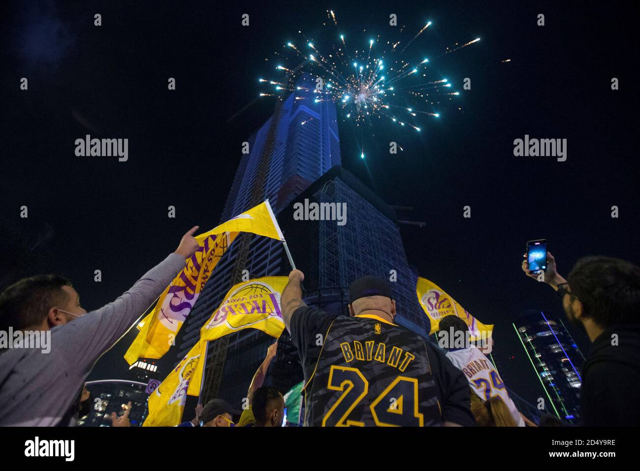 Los angeles lakers fans celebrate Banque de photographies et d’images à ...