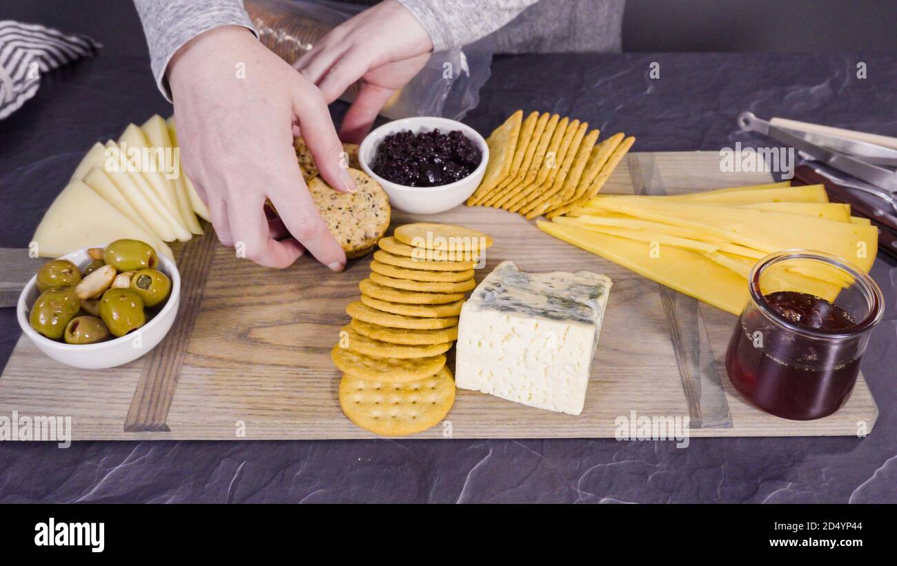 L'organisation, crakers fromage gastronomique, et de fruits sur une ...