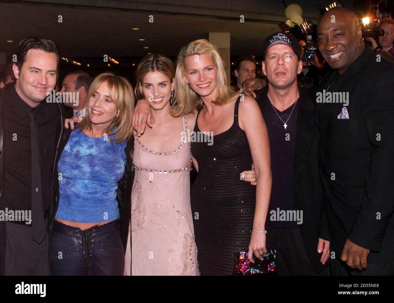 Natasha henstridge matthew perry whole Banque de photographies et d ...