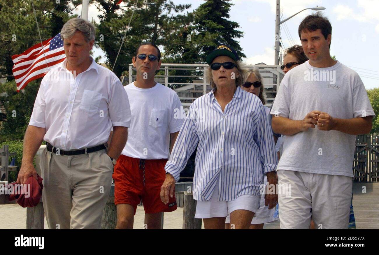 Lauren bessette Banque de photographies et d’images à haute résolution ...