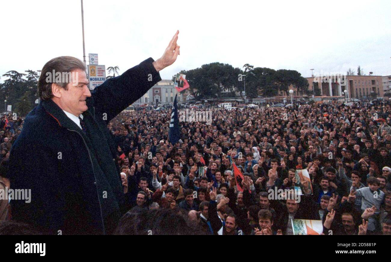 Azem hajdari Banque de photographies et d’images à haute résolution - Alamy