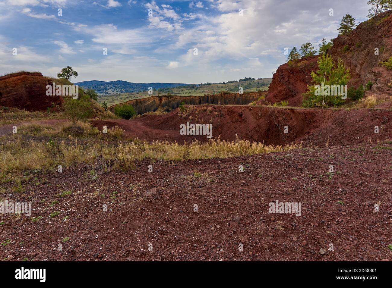 Formations volcaniques de la caldeira d'un volcan éteint pour 10 ...