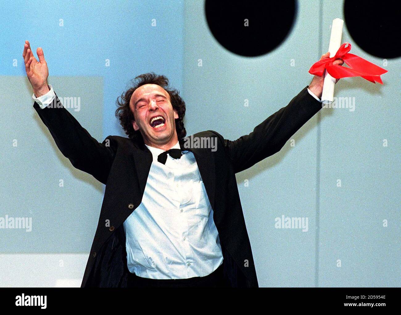 Roberto benigni cannes 1998 Banque de photographies et d’images à haute ...