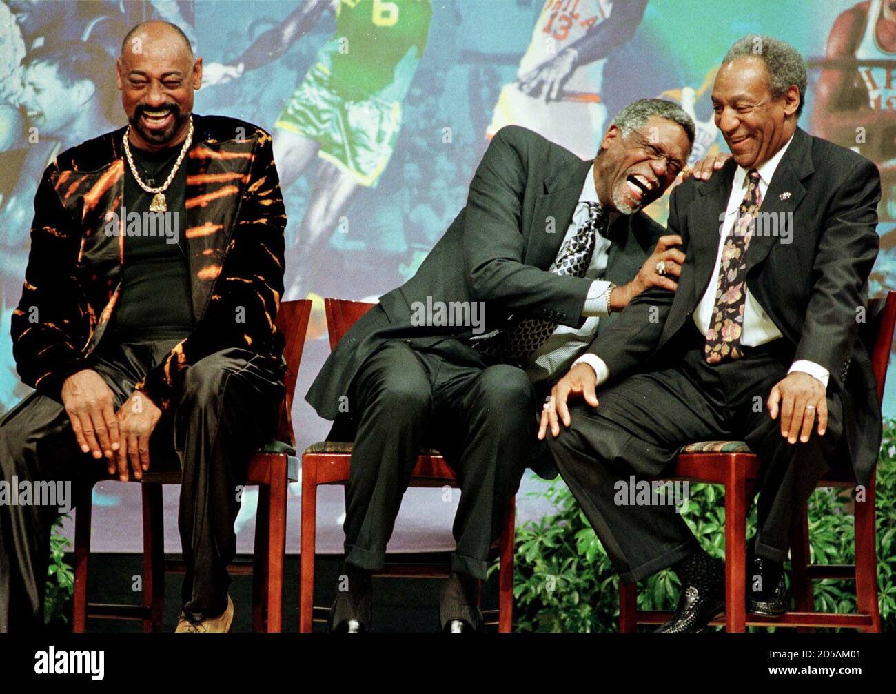 Wilt chamberlain bill russell Banque de photographies et d’images à ...