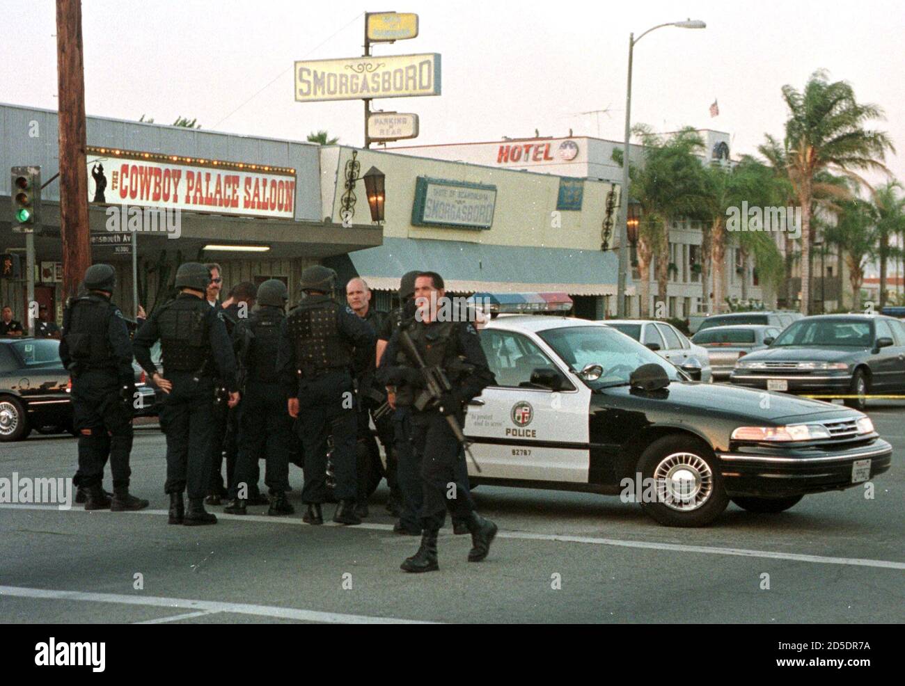 Los Angeles Police Department Swat Banque d'image et photos - Alamy