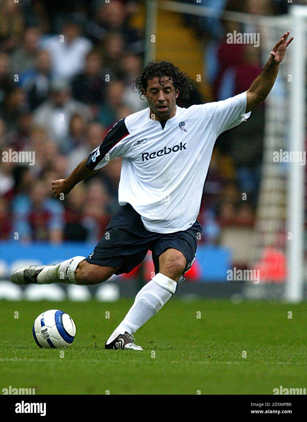 Bolton wanderers ivan campo Banque de photographies et d’images à haute ...