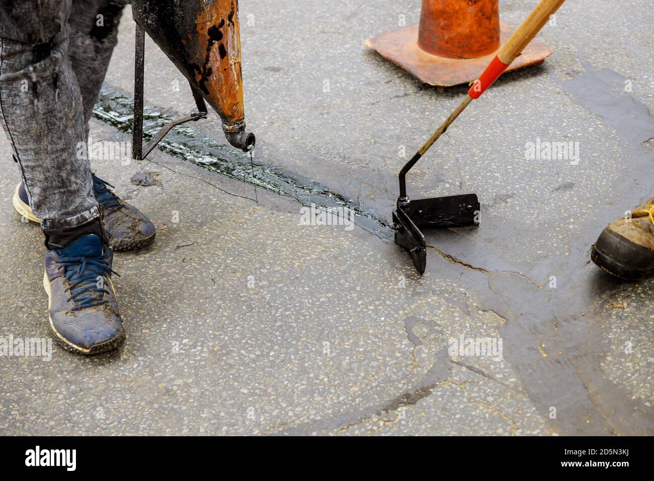 Emulsion de bitume Banque de photographies et d’images à haute ...