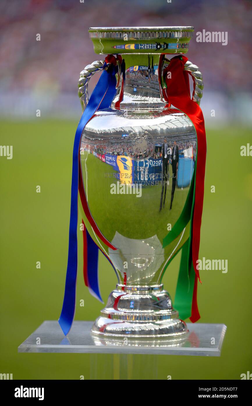 Euro cup trophy Banque de photographies et d’images à haute résolution ...