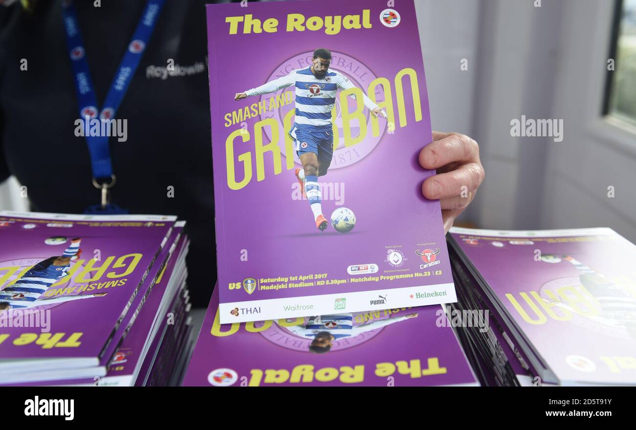 Lire le programme du jour du match Banque de photographies et d’images ...