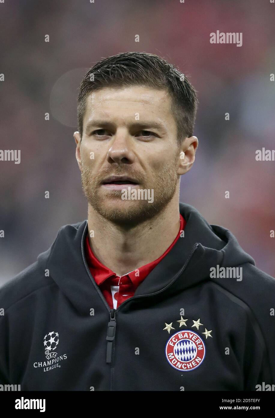Xabi alonso champions league Banque de photographies et d’images à haute résolution - Alamy