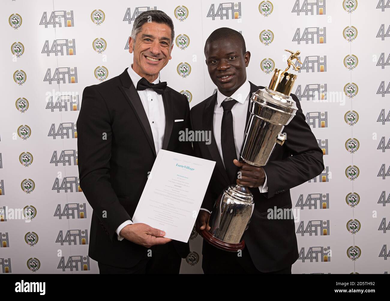 Chelseas ngolo kante pose Banque de photographies et d’images à haute ...