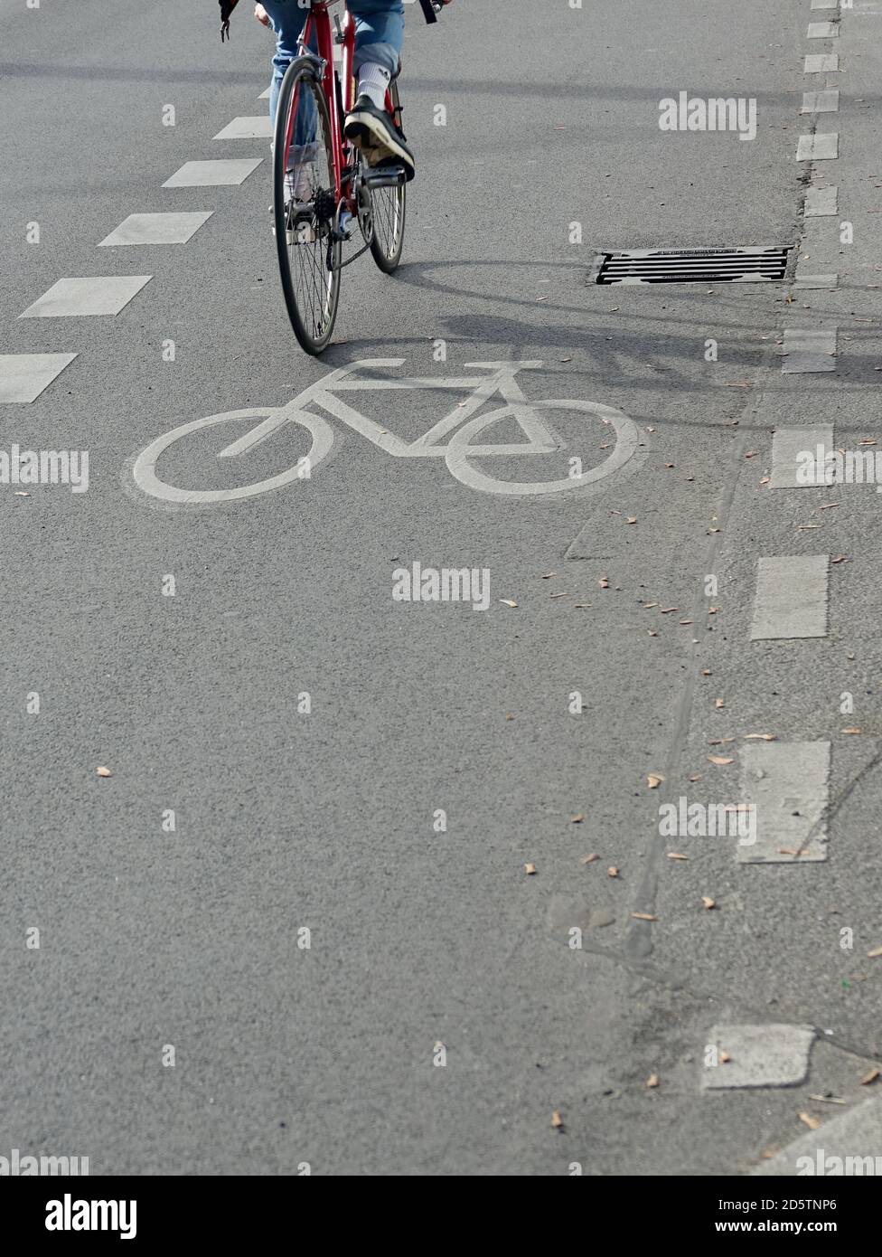Pictogramme D'une Piste Cyclable Banque d'image et photos - Alamy