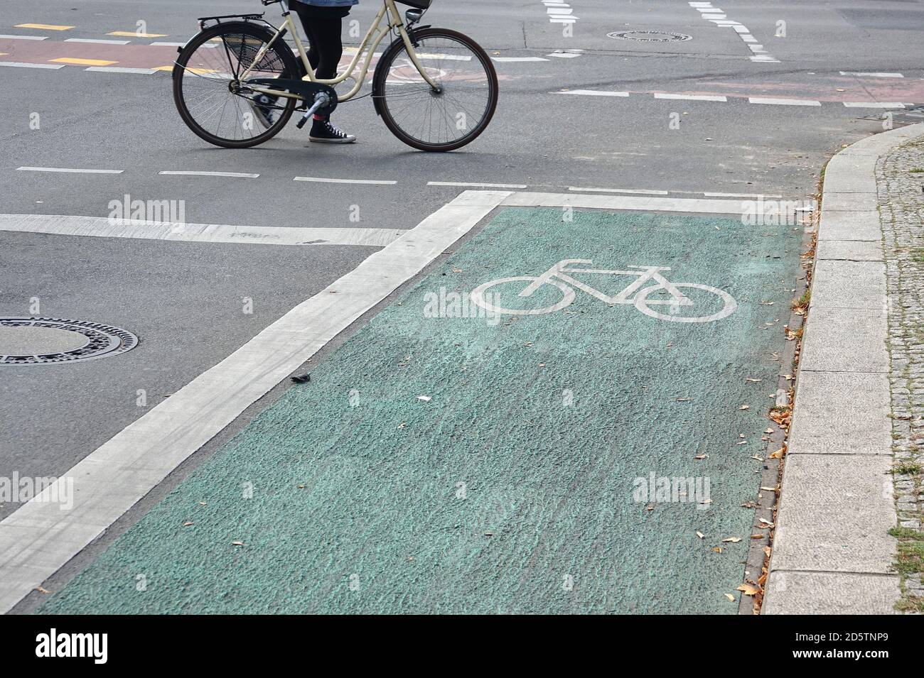 Pictogramme d'une piste cyclable Banque de photographies et d’images à ...