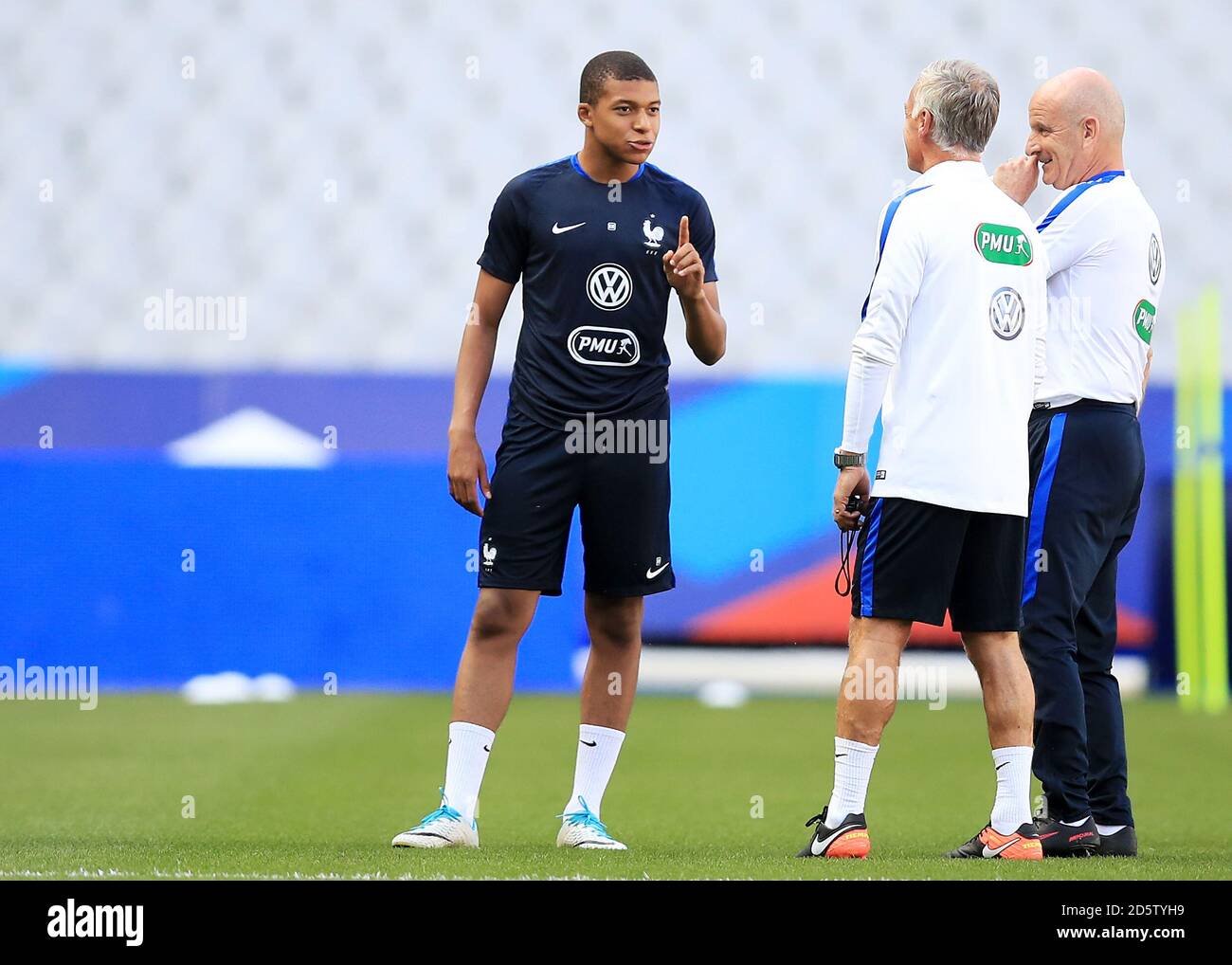 Kylian mbappe training Banque de photographies et d’images à haute ...
