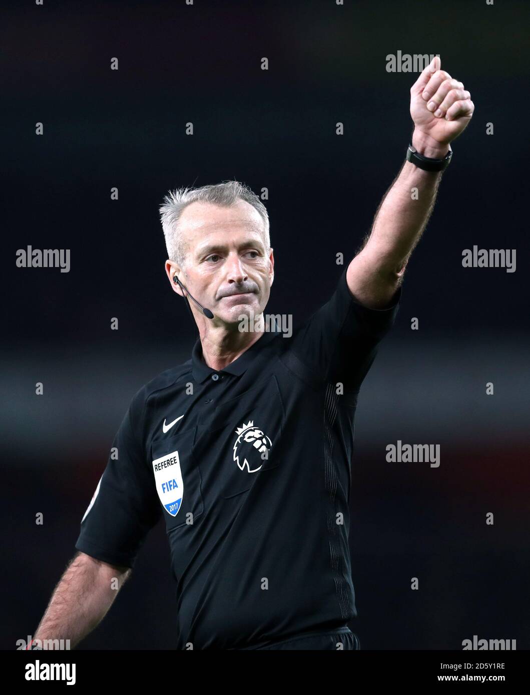 English referee martin atkinson Banque de photographies et d’images à ...