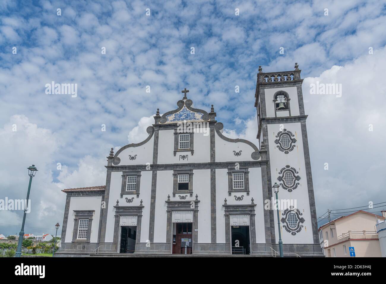 Église de Ponta Garca, village de Sao Miguel, île des Açores, Portugal ...