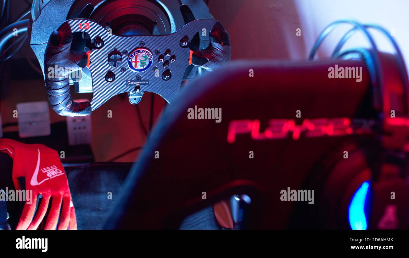 Cockpit sim Banque de photographies et d’images à haute résolution - Alamy