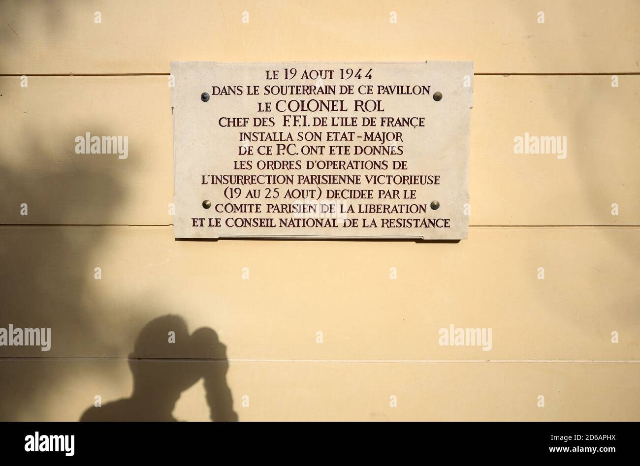 Plaque commémorative sur le mur du Musée du Libération de Paris ...