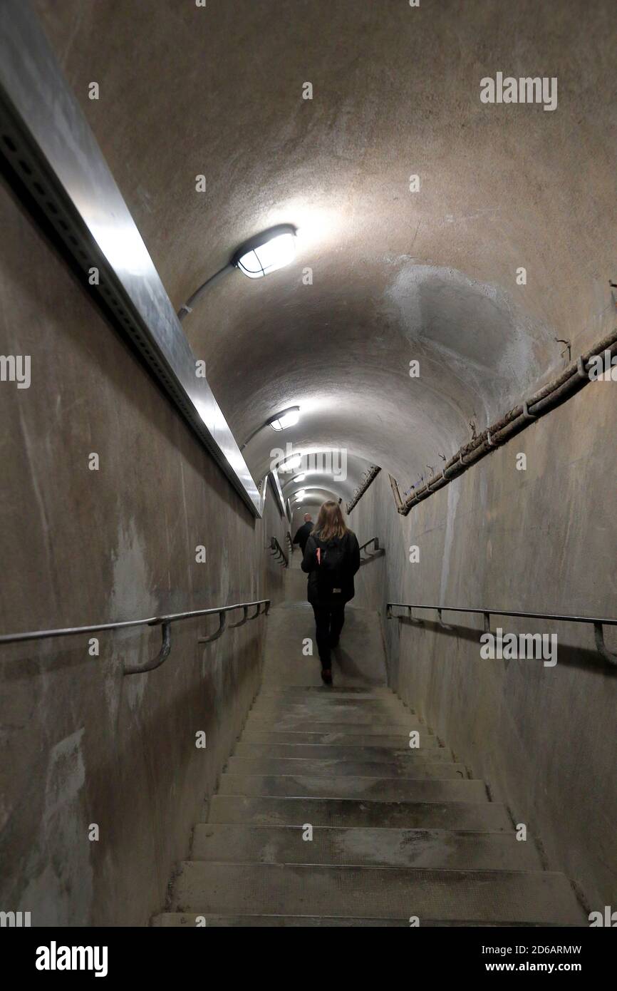 Les escaliers mènent au siège du colonel Rol-Tanguy of Combattant de ...