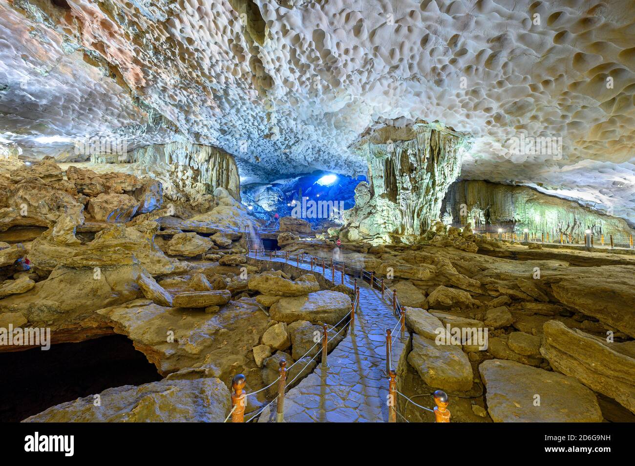 Grotte de sung sot Banque de photographies et d’images à haute ...
