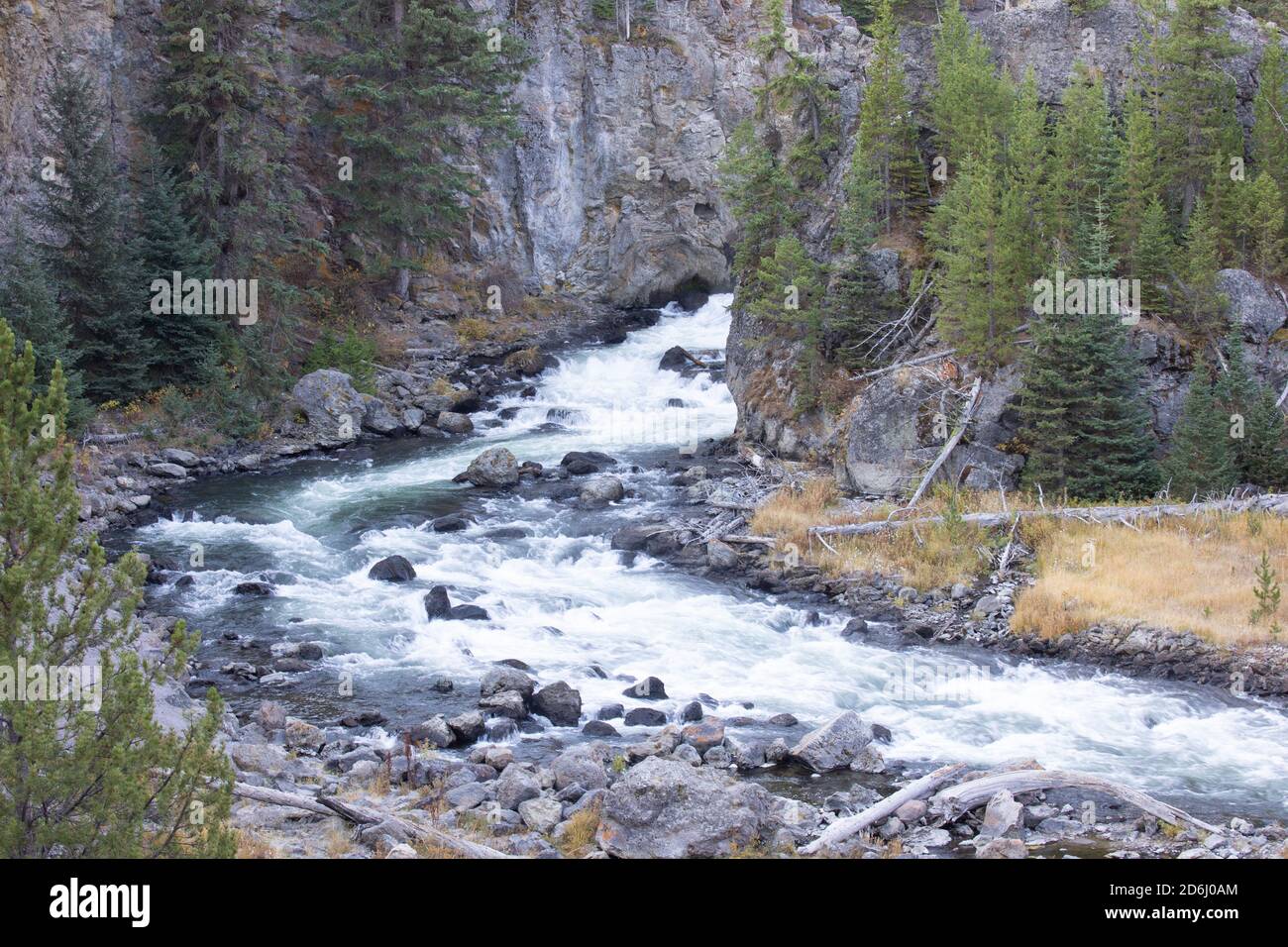 Raging river Banque de photographies et d’images à haute résolution - Alamy