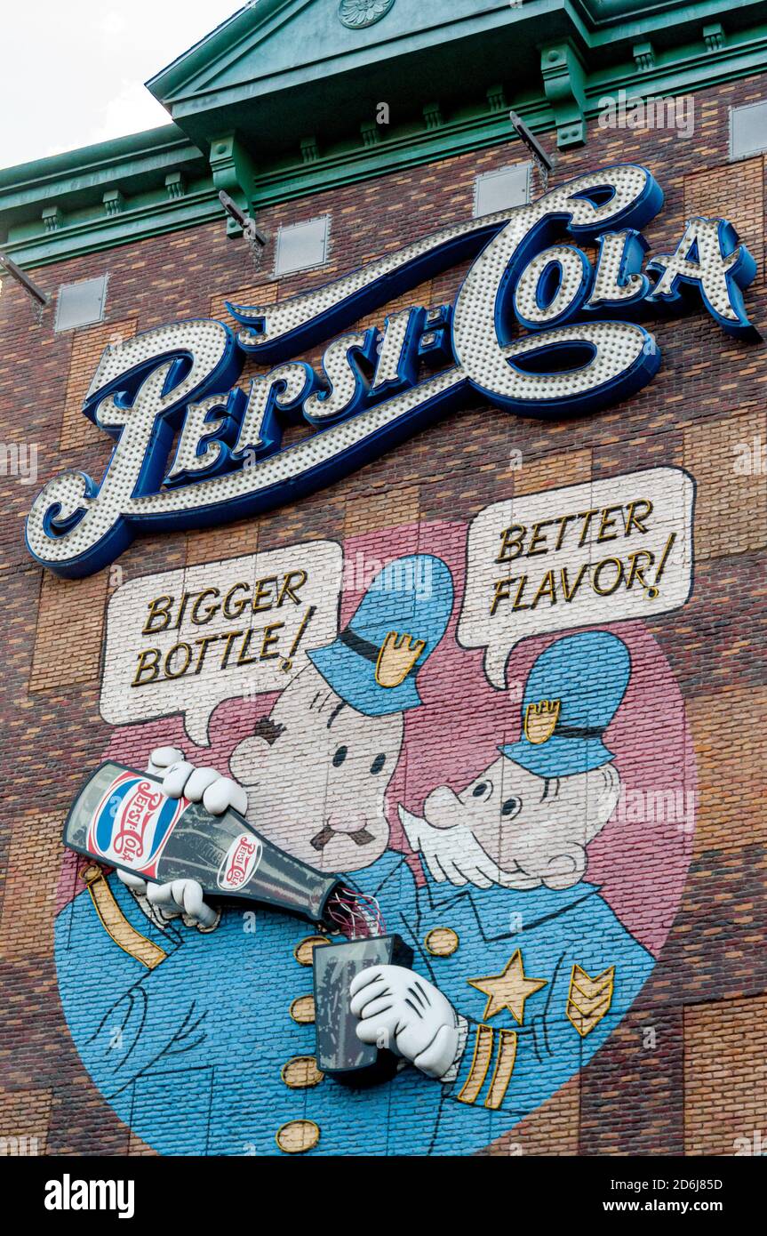 Bouteille de pepsi au néon Banque de photographies et d’images à haute ...