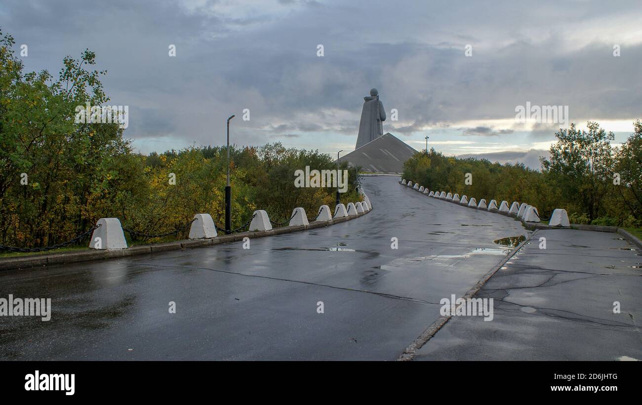 Port Mourmansk, de beaux endroits de la ville, la baie de Kola, des ...