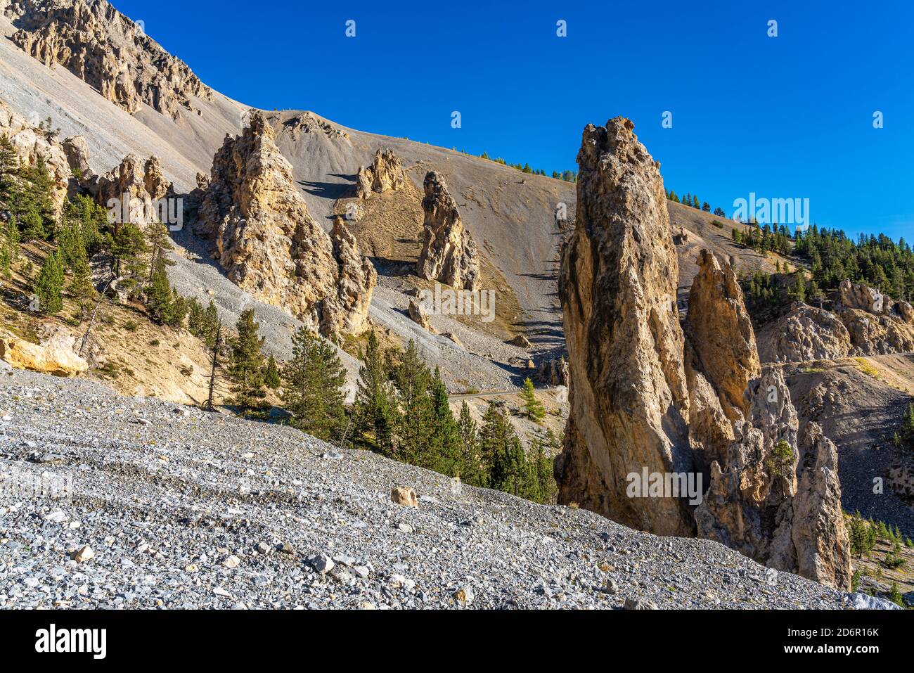 La Casse déserte et le col de l'Izoard dans les Alpes françaises ...