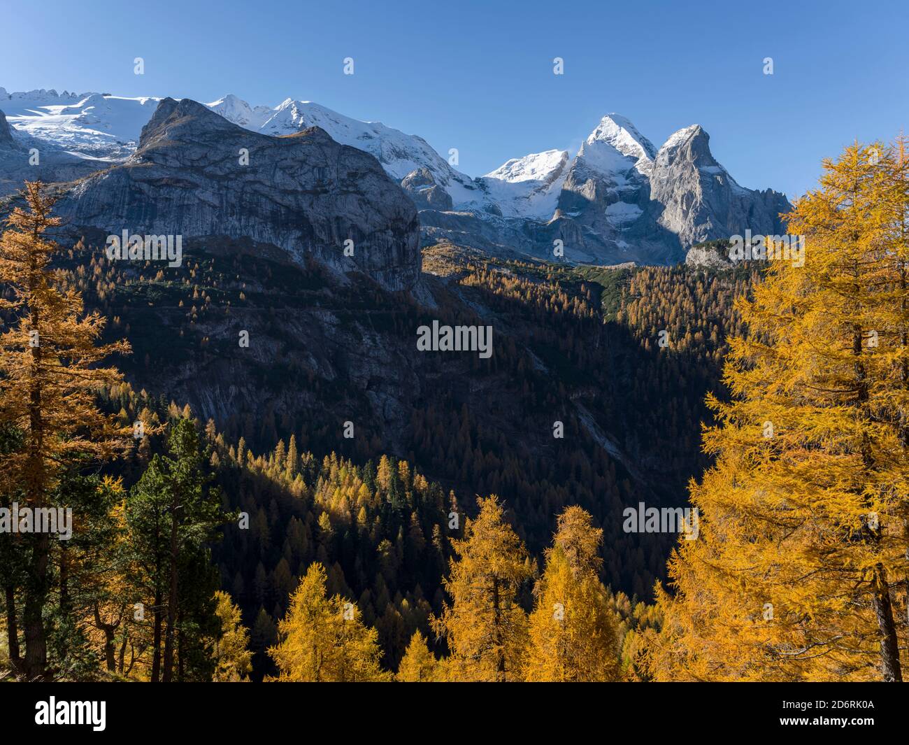 Marmolada - chaîne de montagnes dans les Dolomites, le mont Marmolada ...