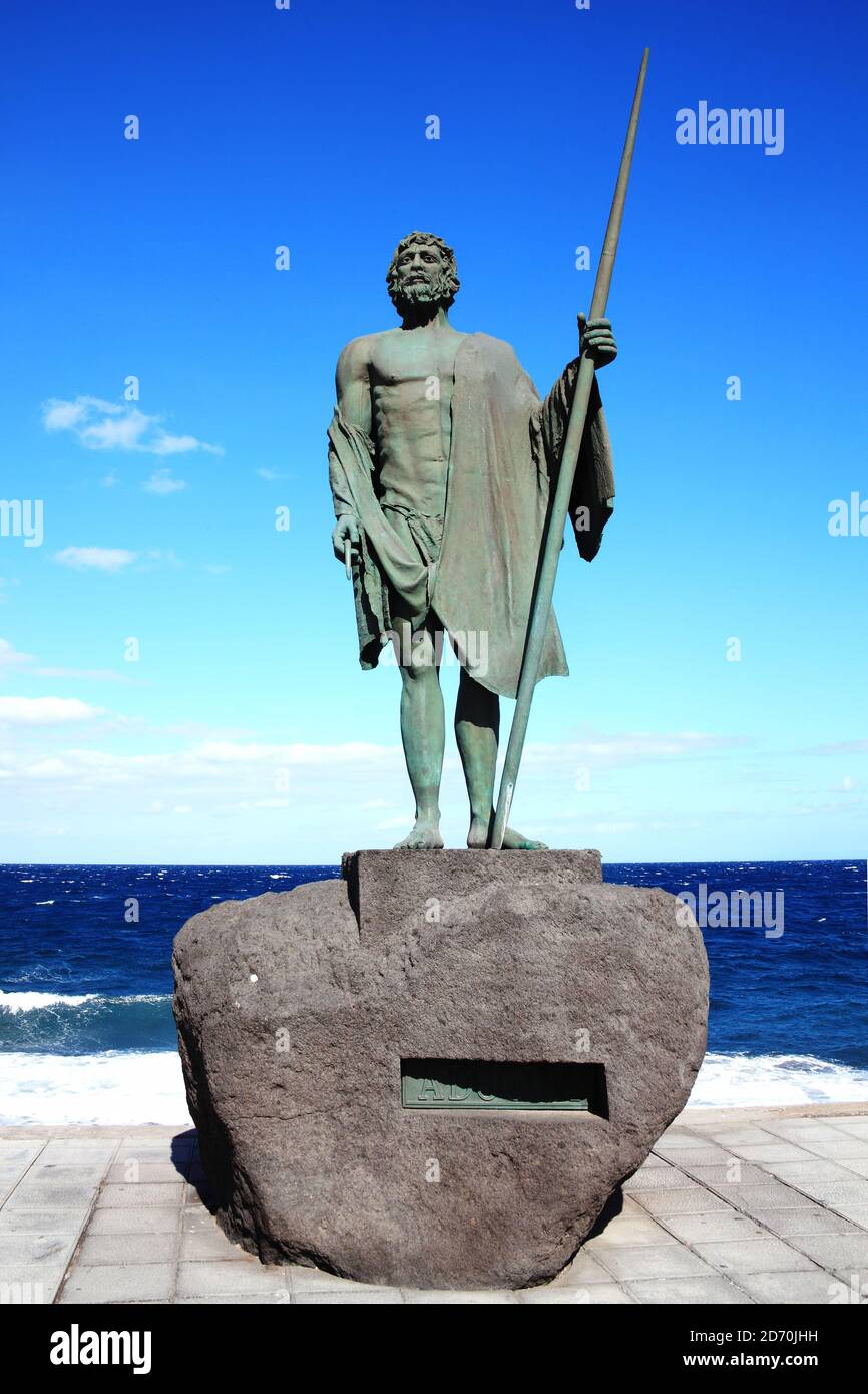 Statue d'un chef de Guanches Ajona à Candelaria, Tenerife, Iles ...