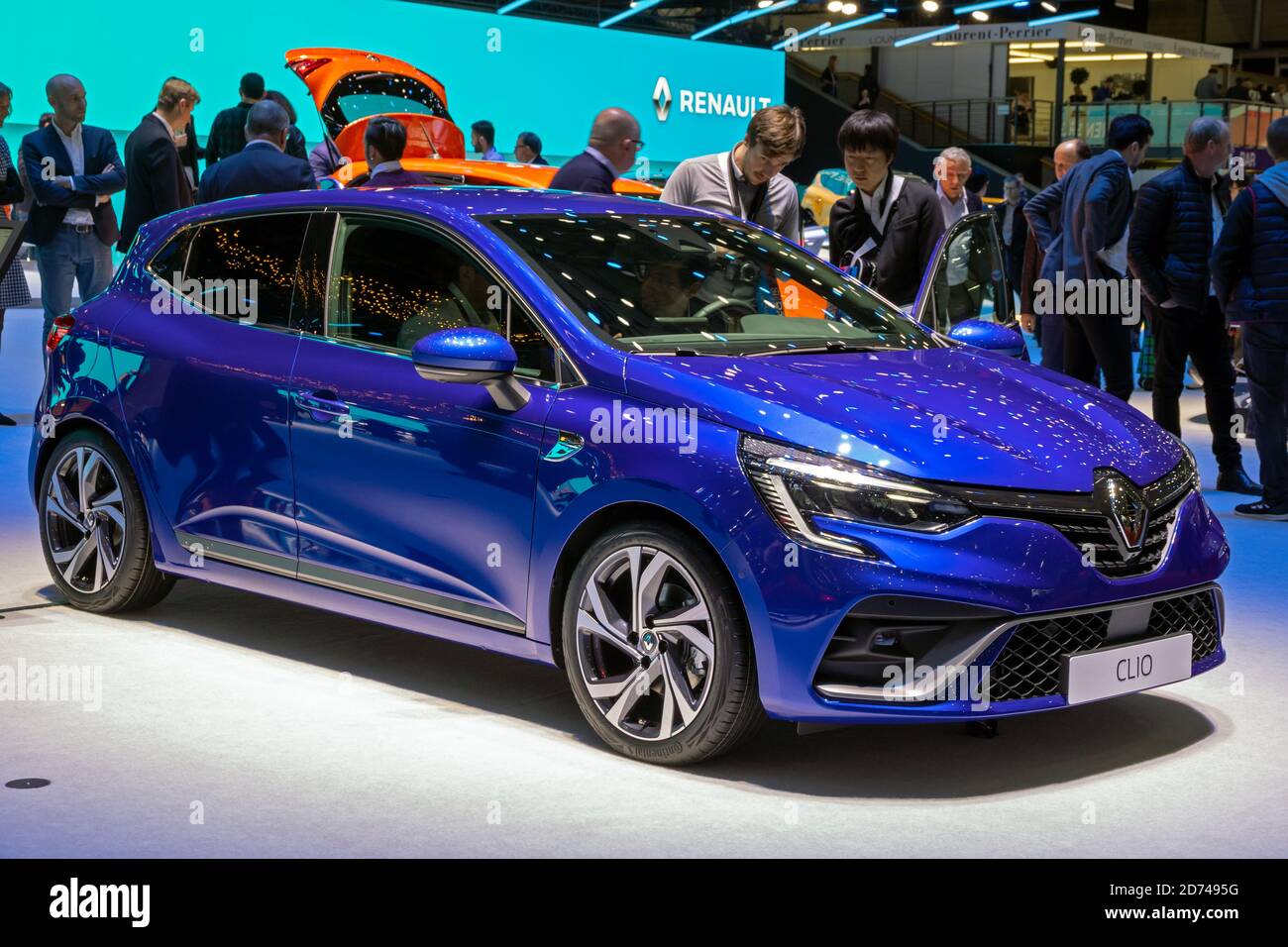 Blue renault clio Banque de photographies et d’images à haute ...