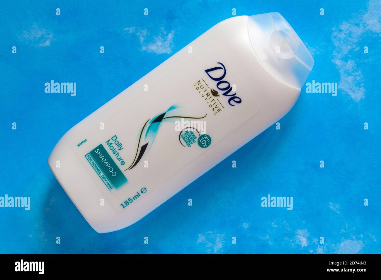 Shampoing de marque dove Banque de photographies et d’images à haute ...