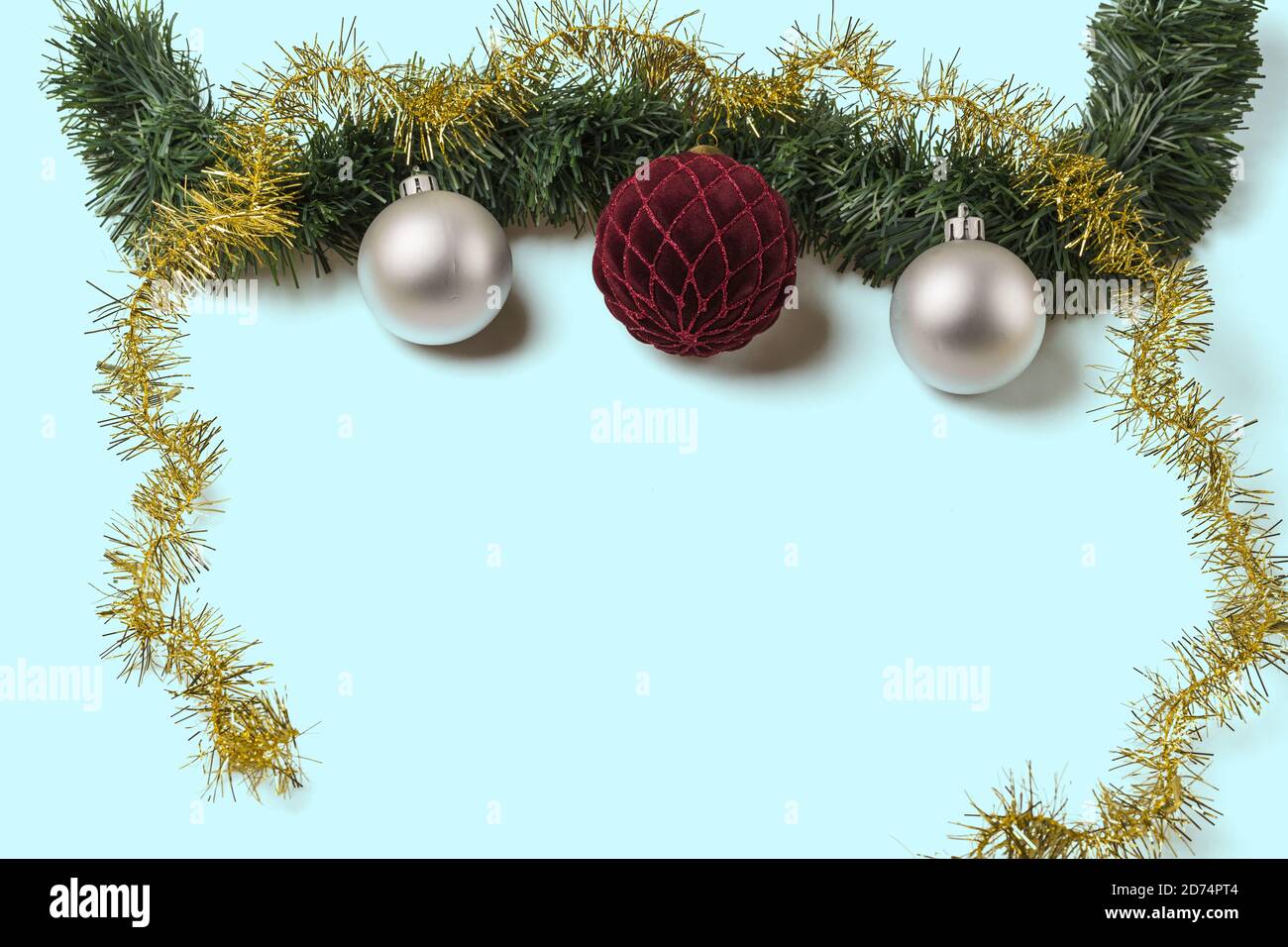 Belles décorations de boules de noël. Carte postale. Arrière-plan du ... Belles décorations de boules de noël. Carte postale. Arrière-plan du ...