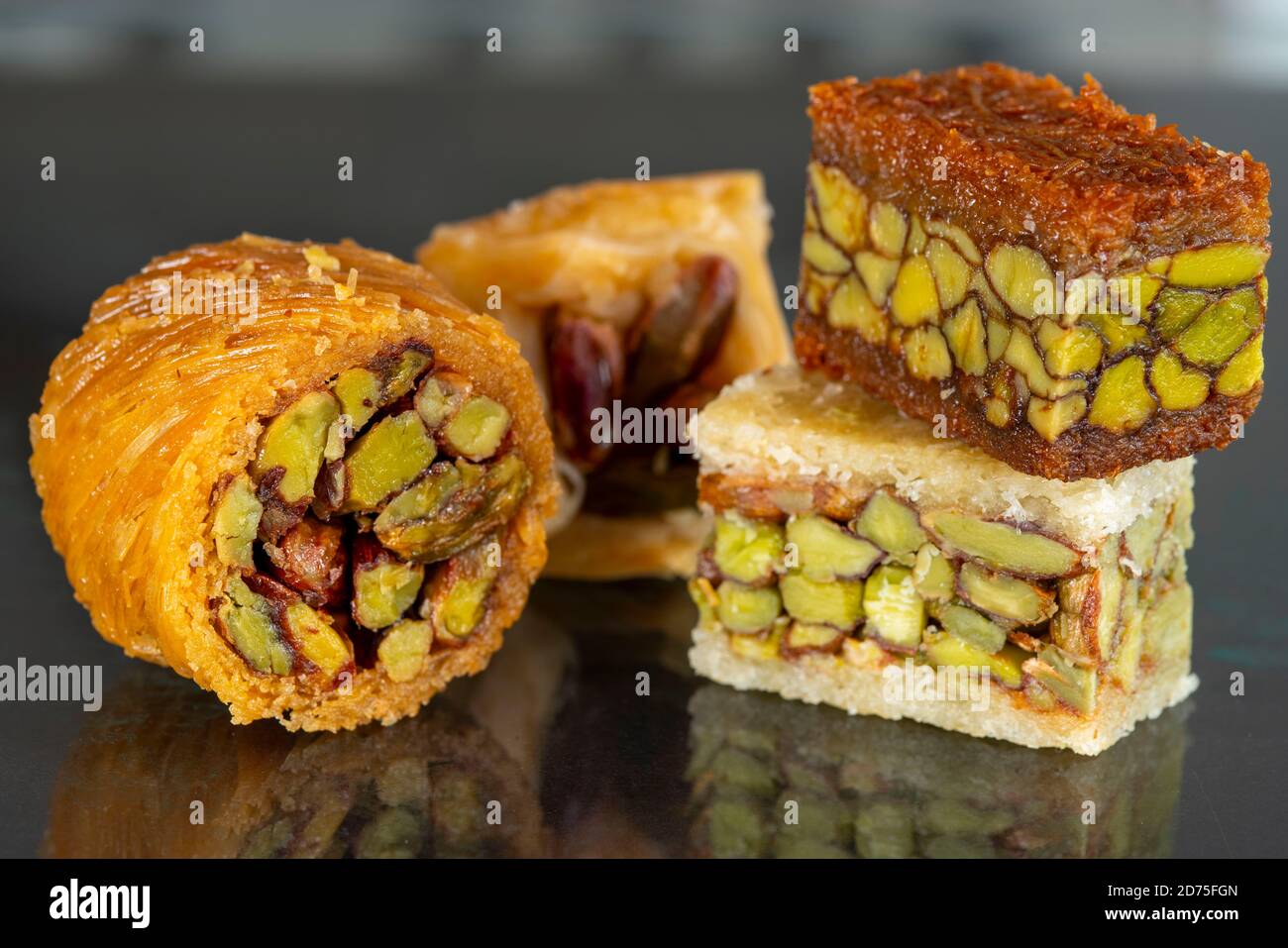 Desserts à base de baklava syrienne, sucreries, pâtisseries sucrées aux ...
