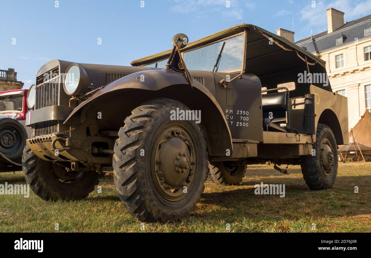 Véhicule militaire français Banque de photographies et d’images à haute ...