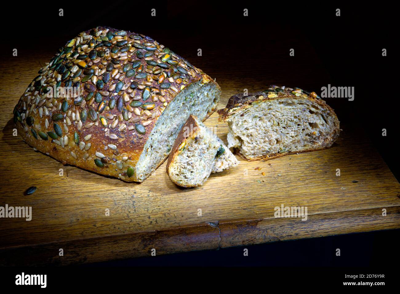 Pain à la farine de grains entiers Banque de photographies et d’images ...