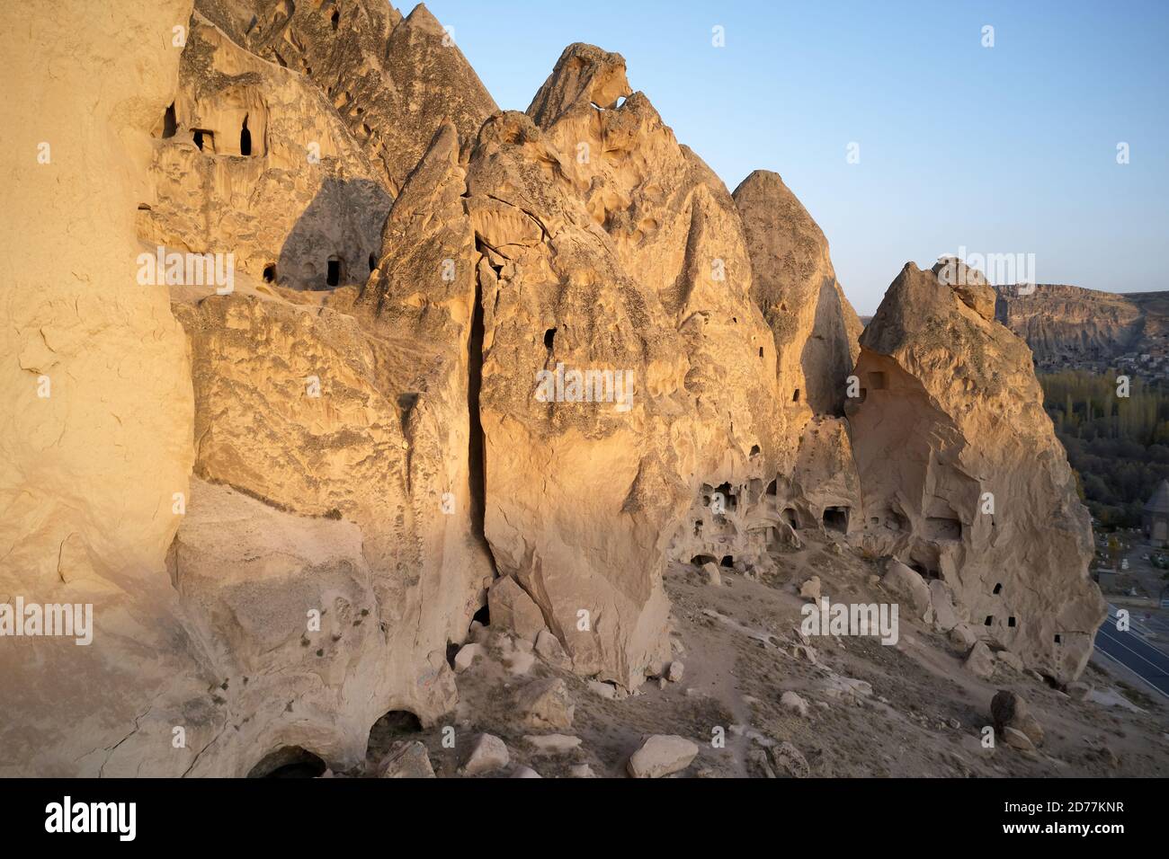 Grotte de tuf calcaire Banque de photographies et d’images à haute ...