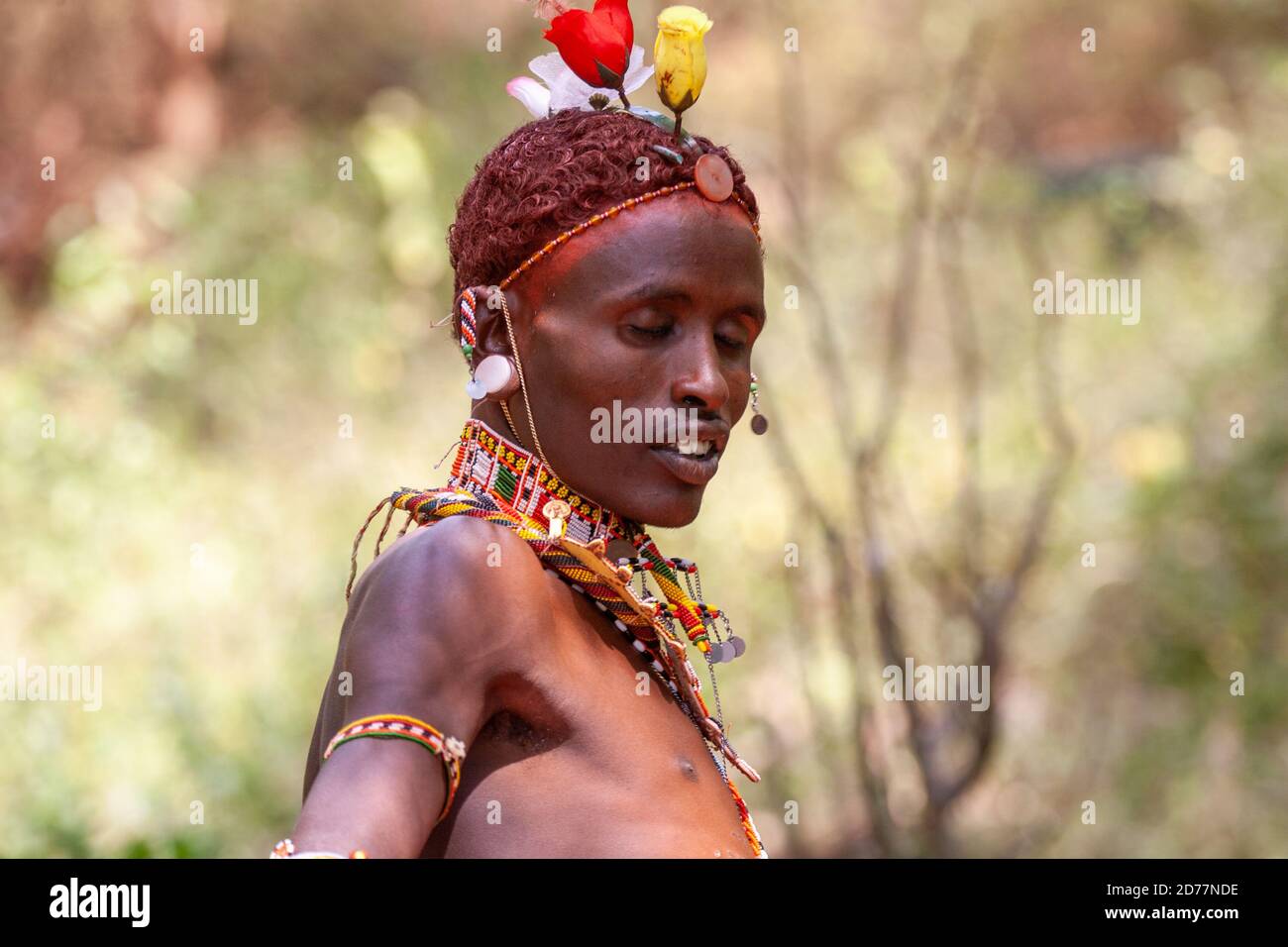Plumes costumes afrique Banque de photographies et d’images à haute résolution - Alamy