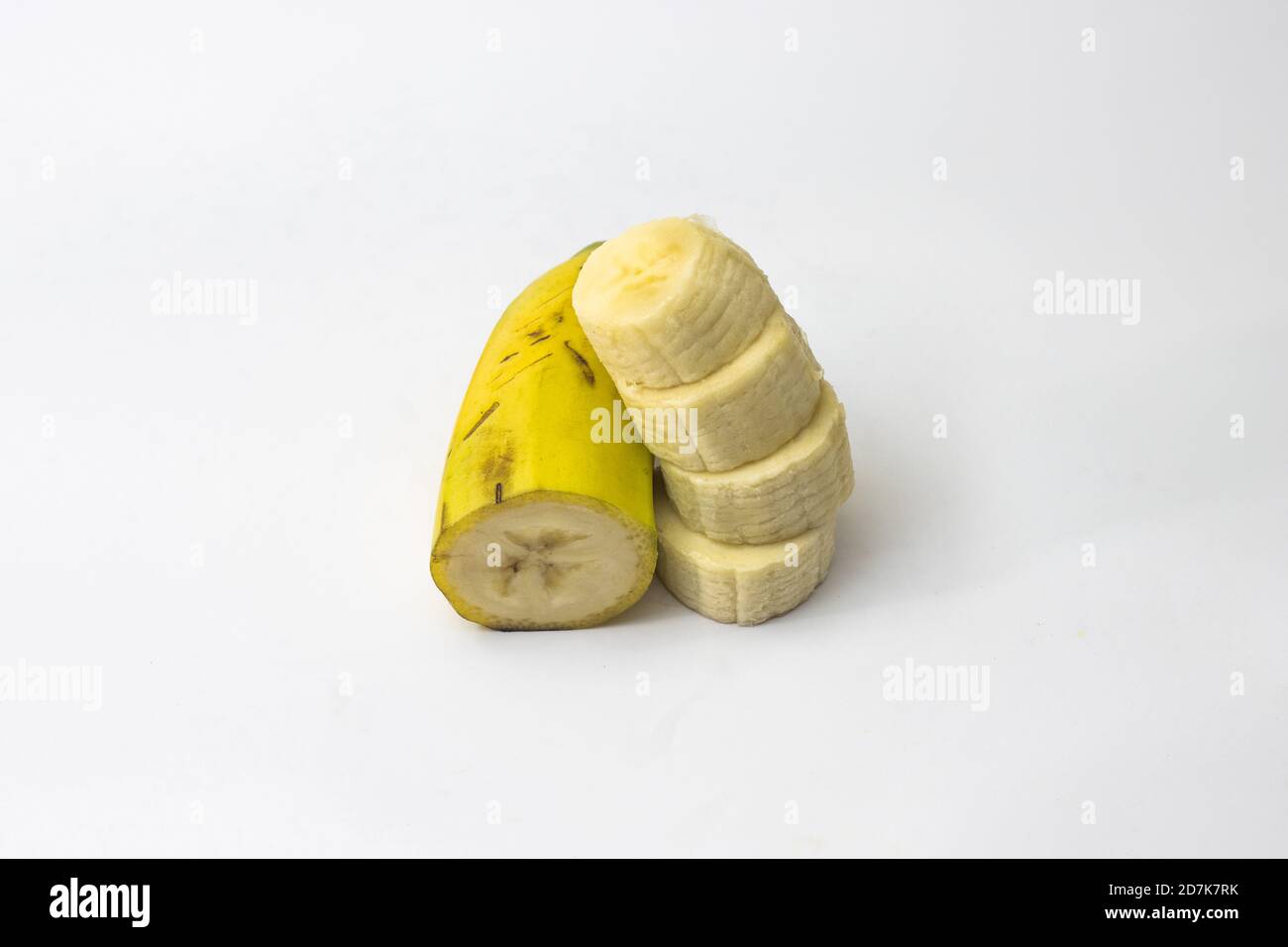 Banana slices isolated on white background Banque de photographies et d ...