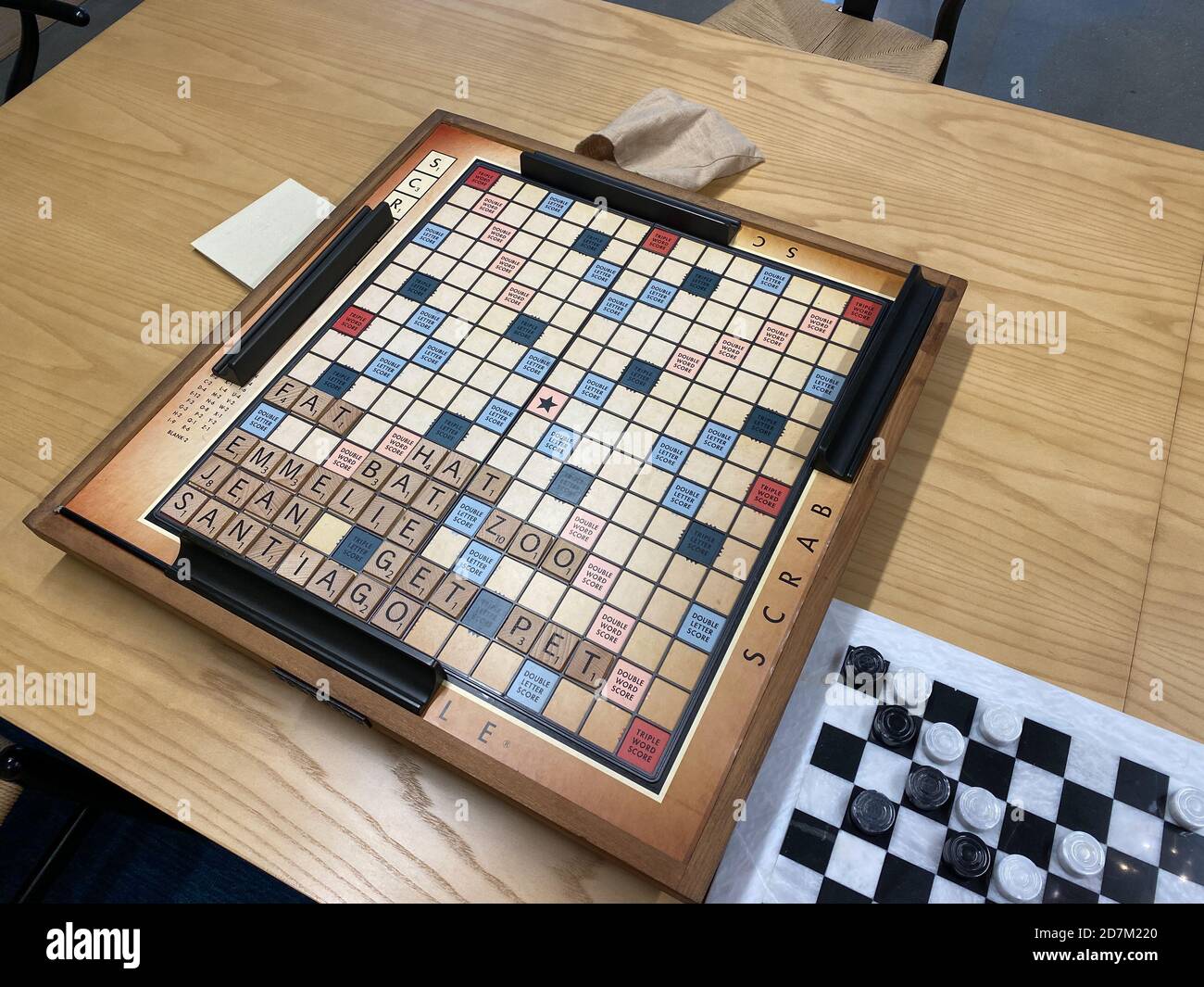 Mots Sur Le Tableau De Scrabble Banque d'image et photos - Alamy
