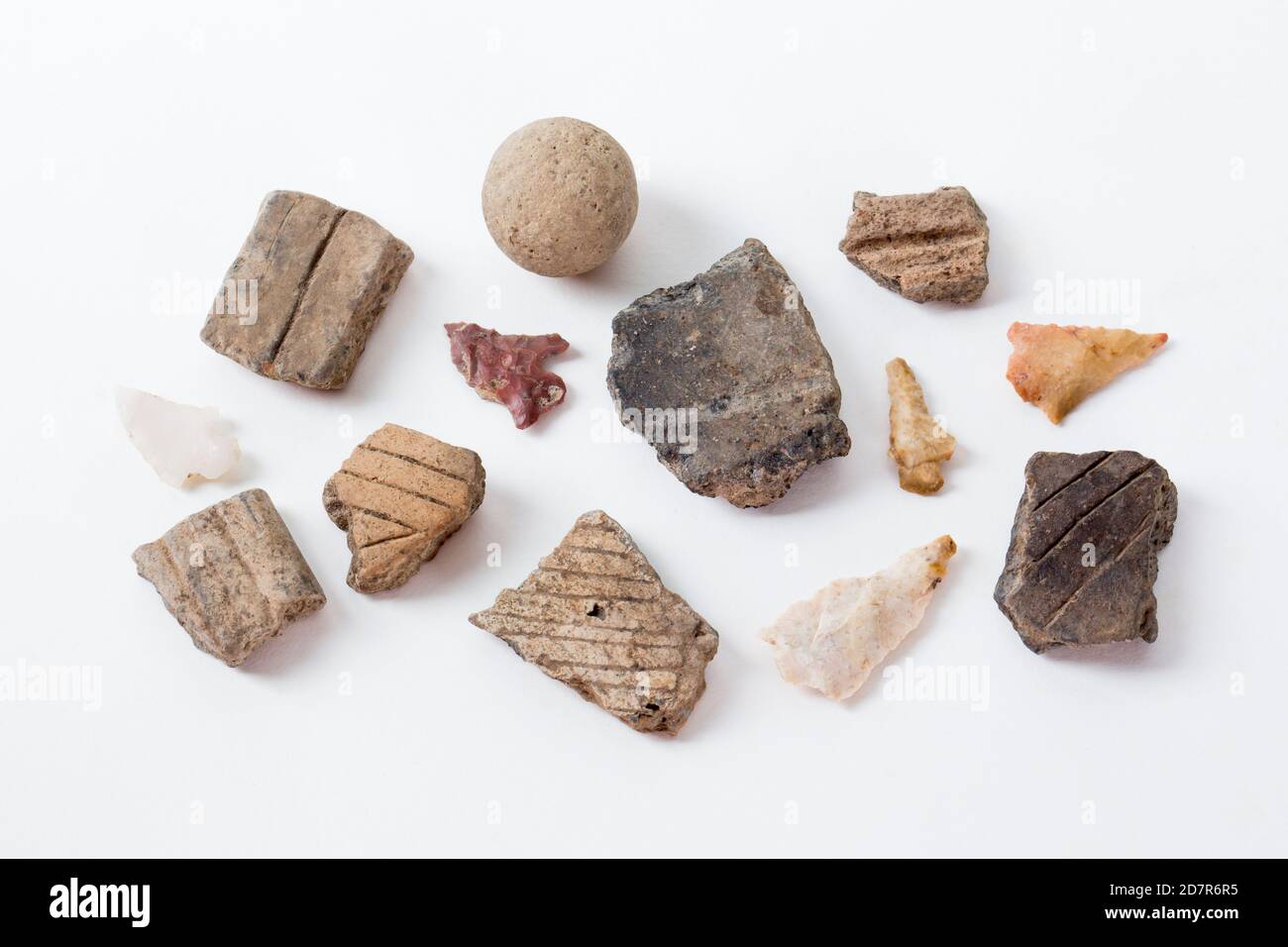 Stone tools and artifacts Banque de photographies et d’images à haute résolution - Alamy