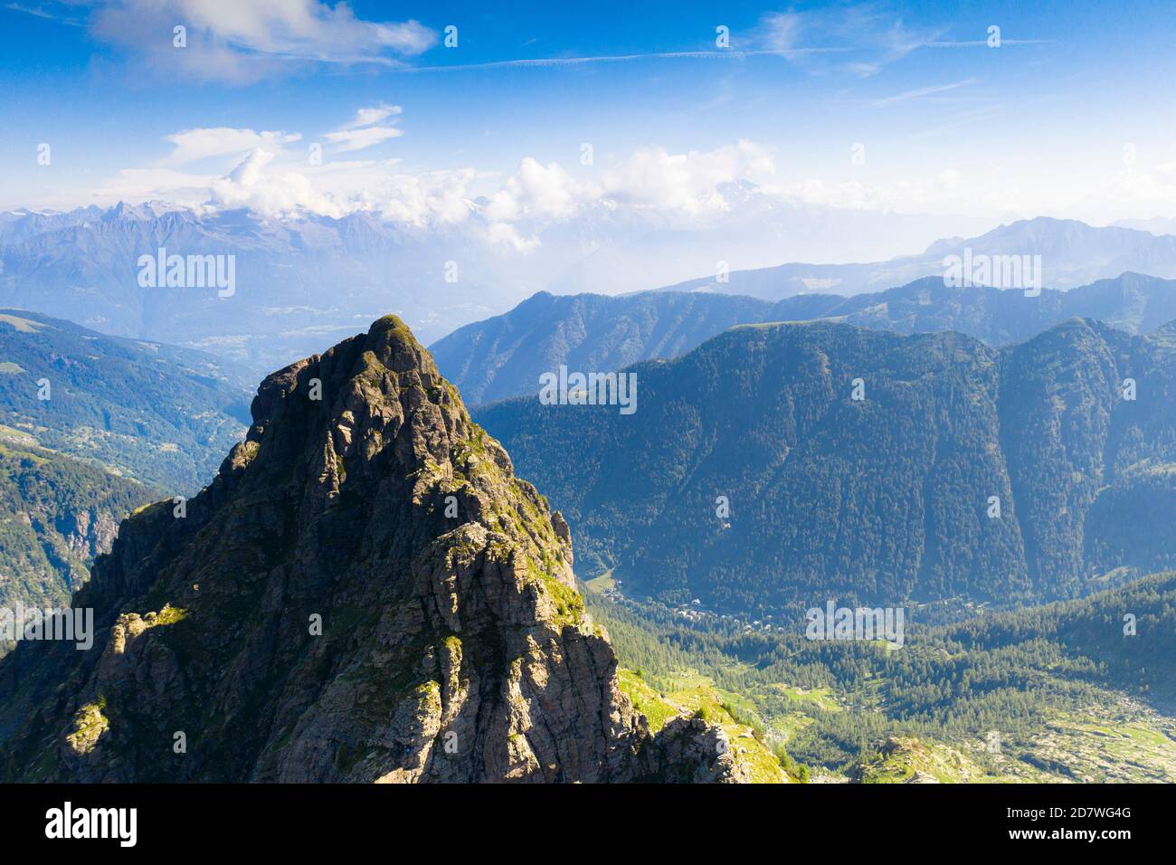 Alpes rocher rochers montagne montagnes pics Banque de photographies et ...