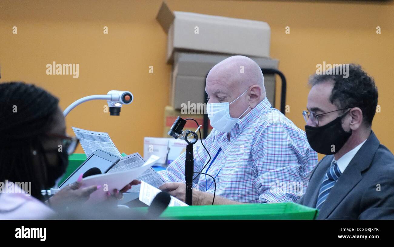 Lauderhill, États-Unis. 30 octobre 2020. Pete Antonacci, (C ...